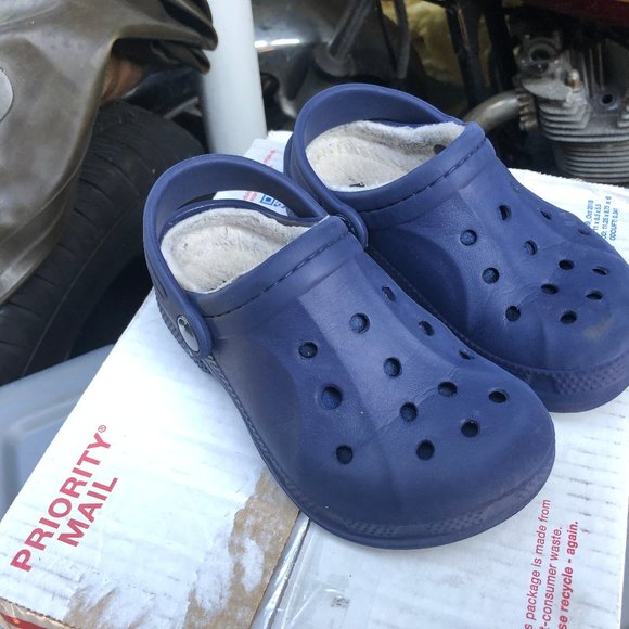 CROCS | Shoes | Crocs Blue Fur Lined Fuzzy Slippers Clogs Shoes | Poshmark